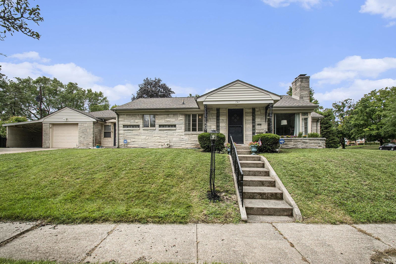 721 N Coquillard Drive, South Bend, 46617