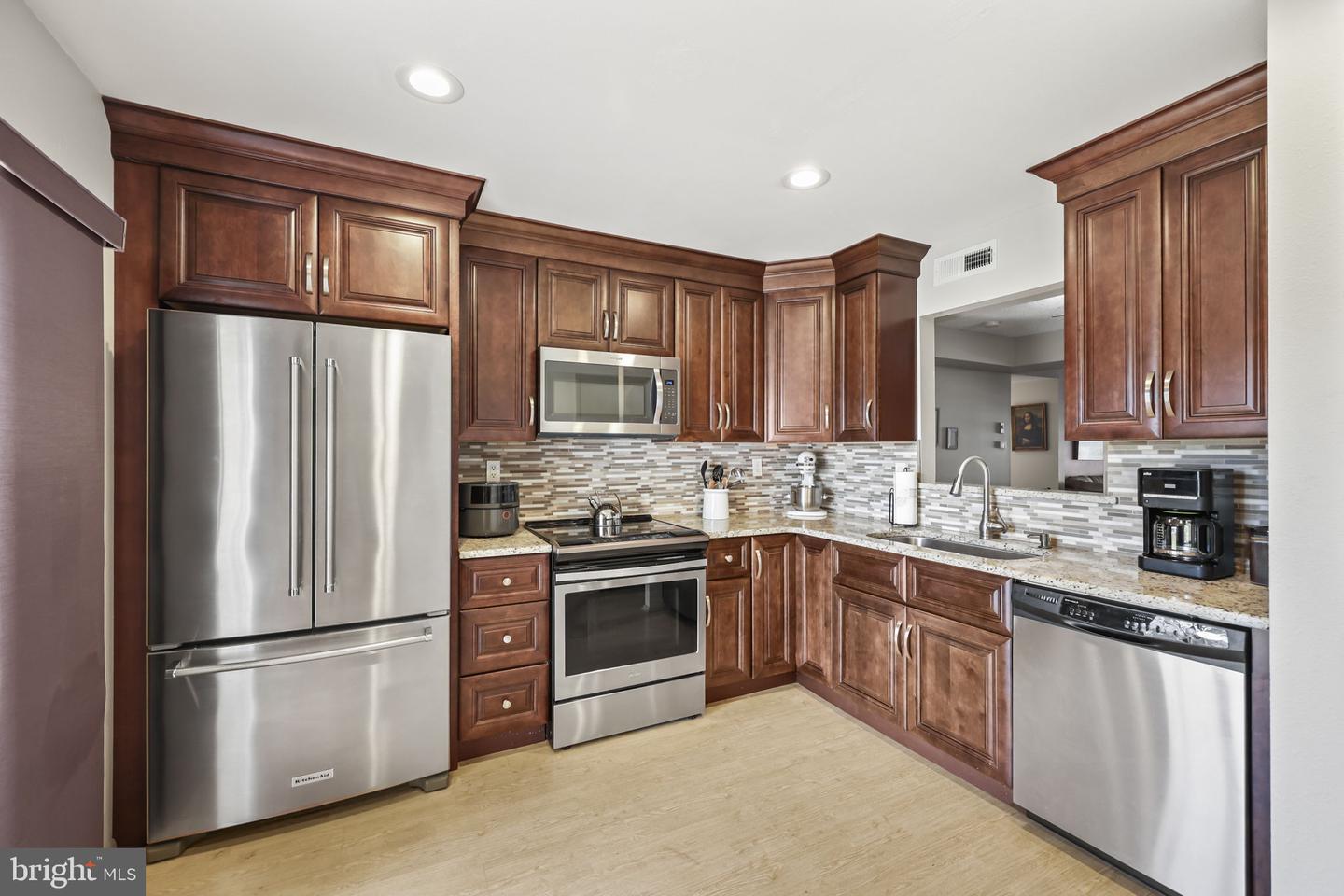 631 Madison Dr, Monroe Township, 08831