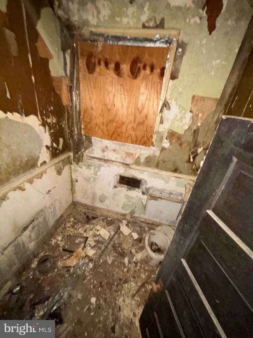 1420 Poplar Grove St, Baltimore, 21216